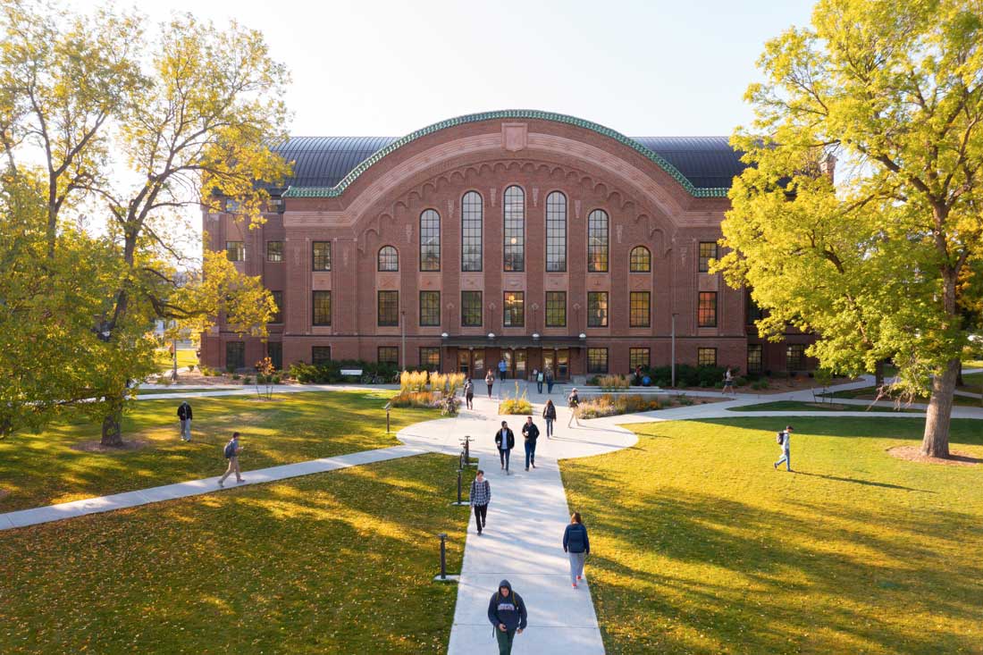 Romney Hall en la Universidad Estatal de Montana | Cushing Terrell ...