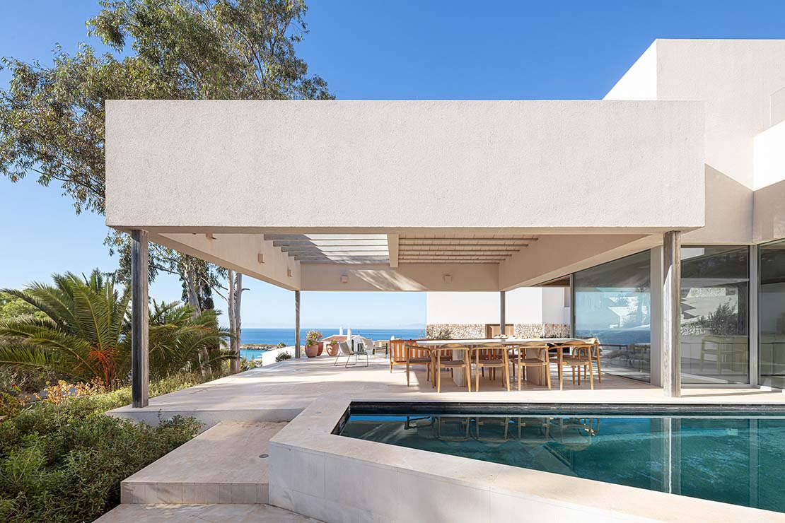 Bundle House on the island of Minorca | arkitectureonweb