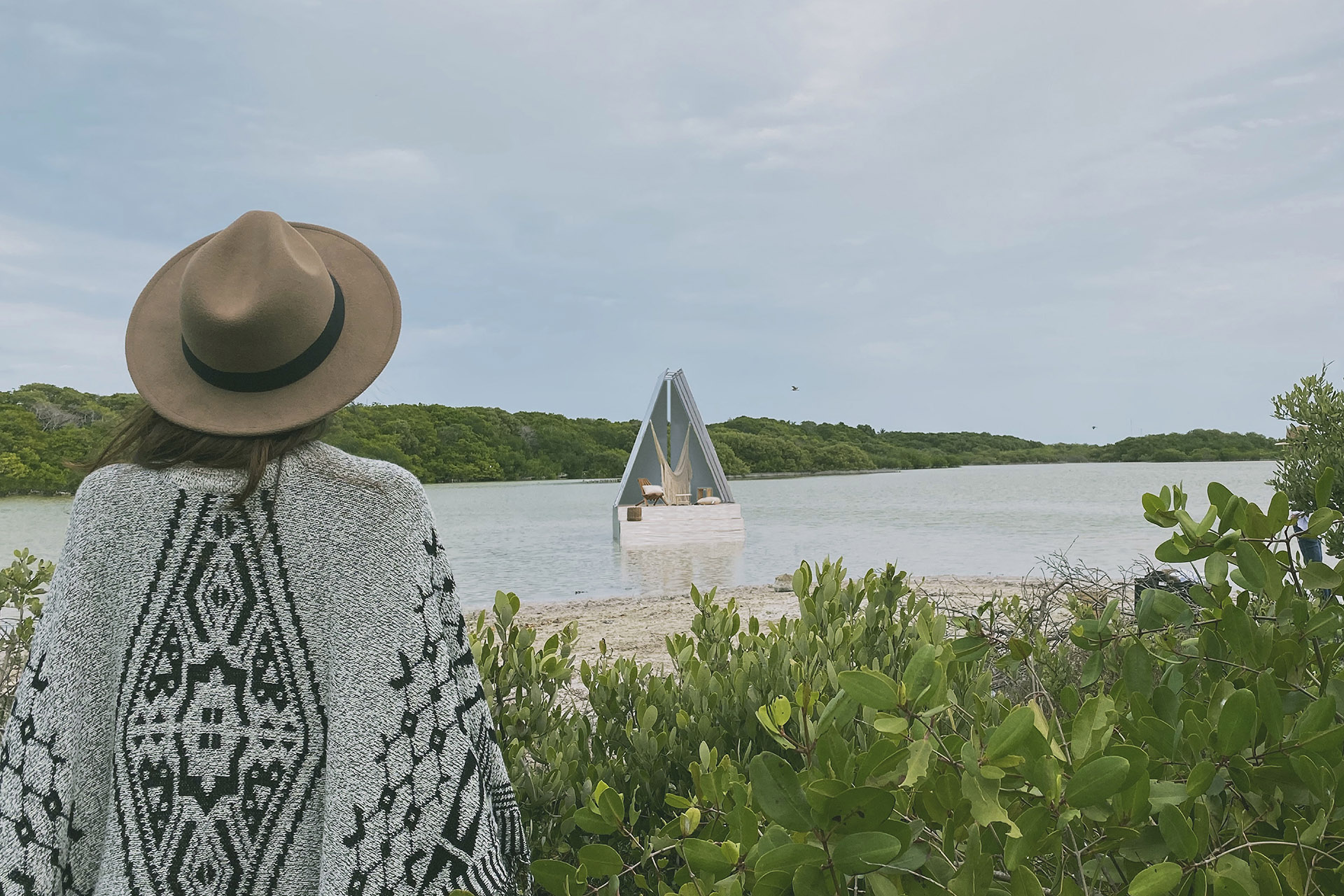 "Floating" Emergency Shelter. Design as a tool to improve the quality ...