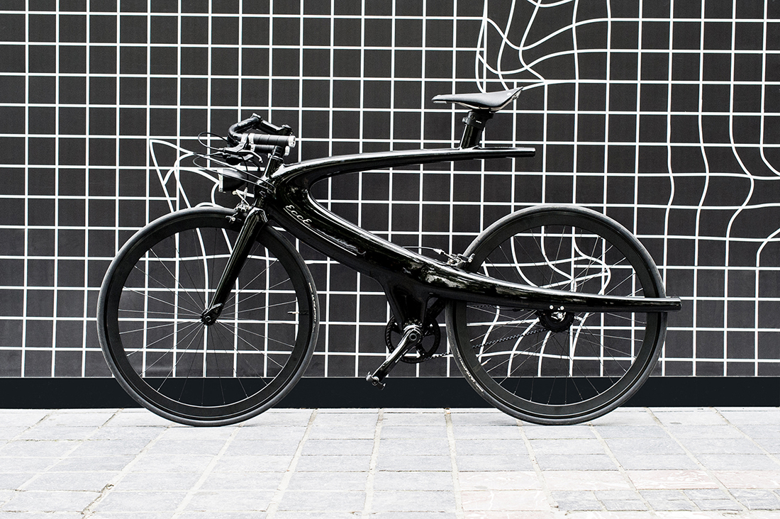 Art, movement and aesthetics. A bicycle that defies conventional design ...