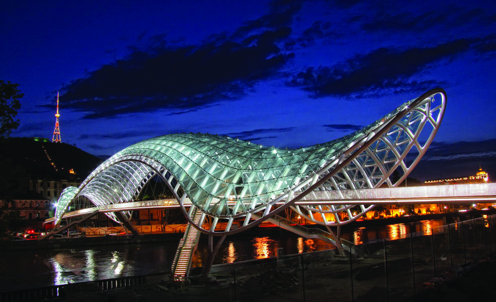 Bridge of Peace in Tiblisi. Symbolic architecture to connect Territory ...