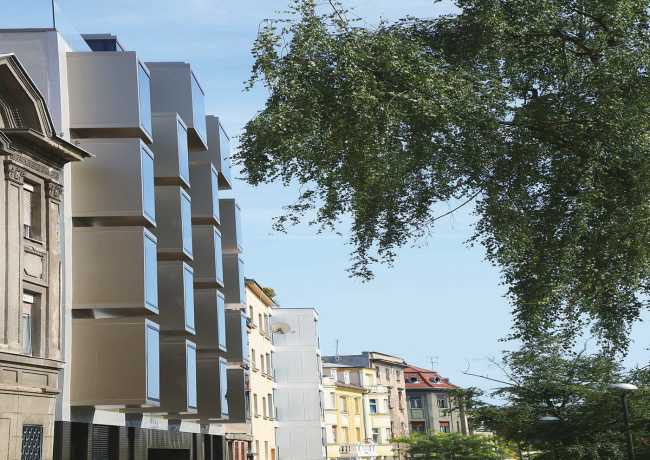 Three-dimensionality and play of volumes on the facade. The residential ...