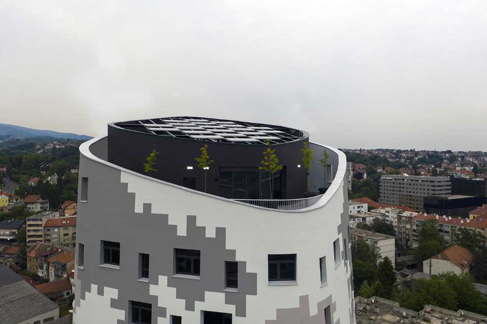 MORpH. A smooth shape and a variable building structure for the ...