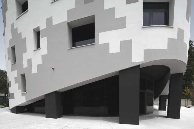 MORpH. A smooth shape and a variable building structure for the ...