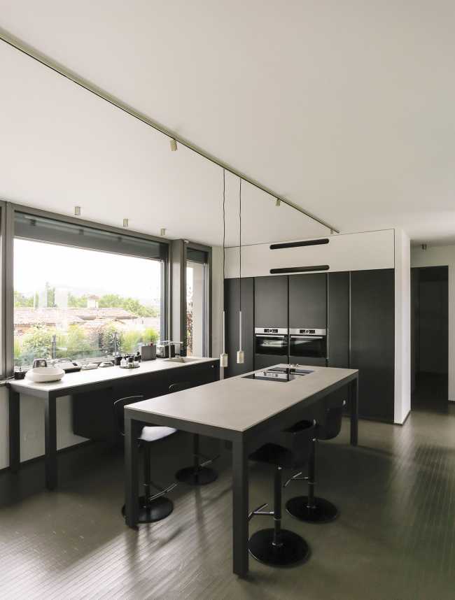 The penthouse unit with the city inside. An extroverted penthouse in a ...