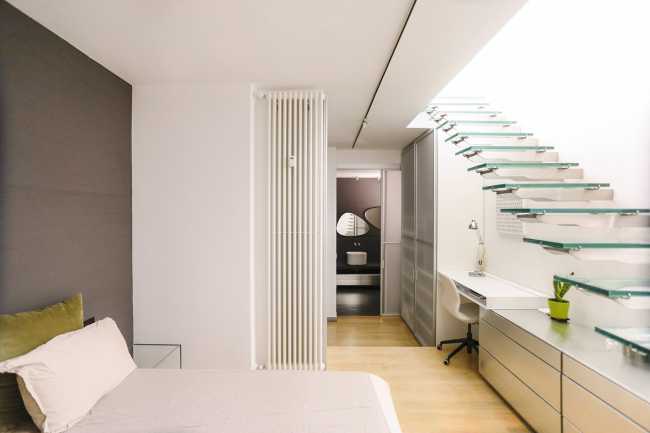 The penthouse unit with the city inside. An extroverted penthouse in a ...