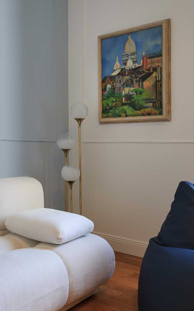 Vibrant identity and unique color scheme: Blue House