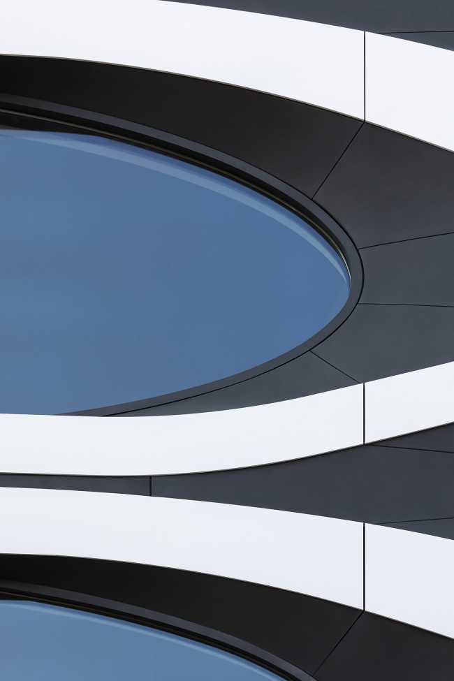 B73 Residential Building. Exclusive design and functionality within a ...