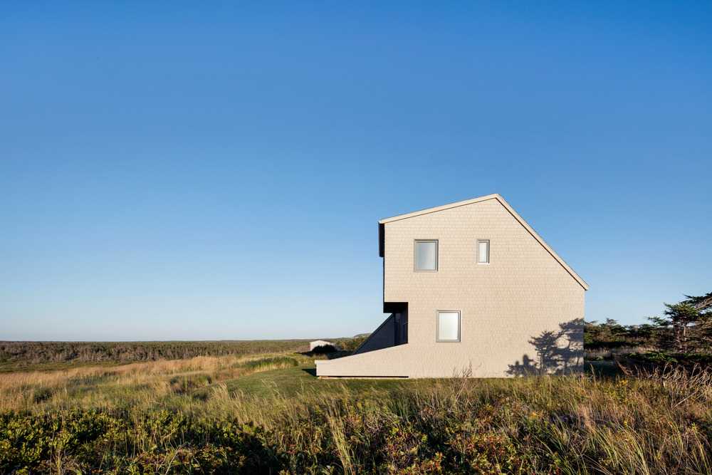 Wooden Cottage in the Magdalen Islands in Canada. Modern shapes and ...