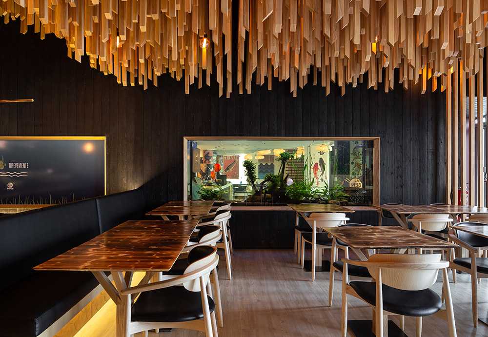 Restyling of a restaurant dining room. The atmosphere and comfort have ...
