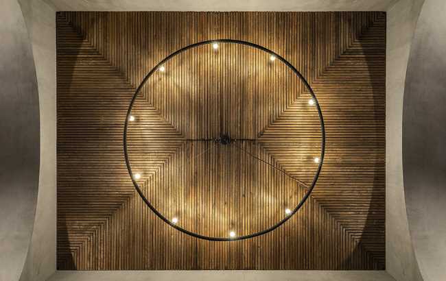 Design of a restaurant with a strong character. The arches underline ...